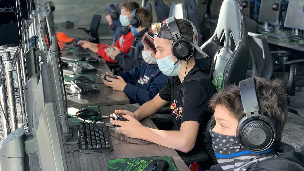 Monday, March 29th: Playing Varsity ESports