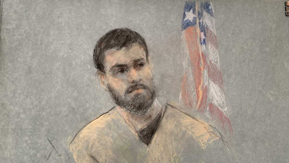 Flight attendant accused of filming minors in bathrooms in fed court