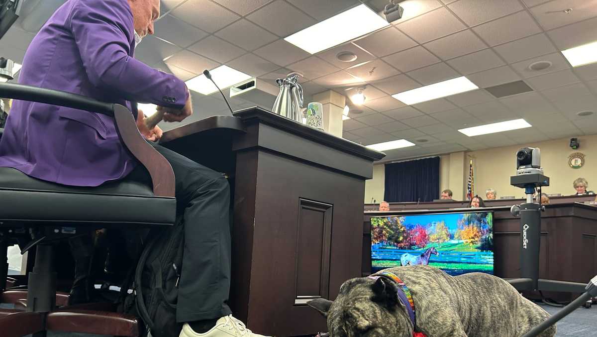 Louisville's Ethan the dog supports tougher penalties for animal torture