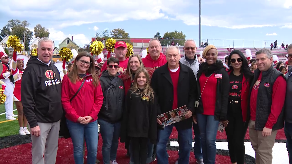 Everett High School football field dedicated to legendary coach