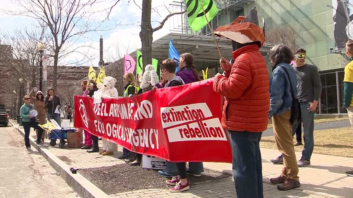 On 33rd anniversary of heist, Boston art museum closes amid climate protest