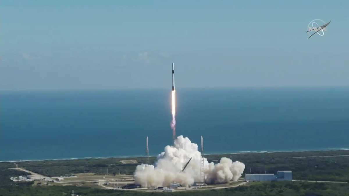 SpaceX successfully launches supply mission to space station