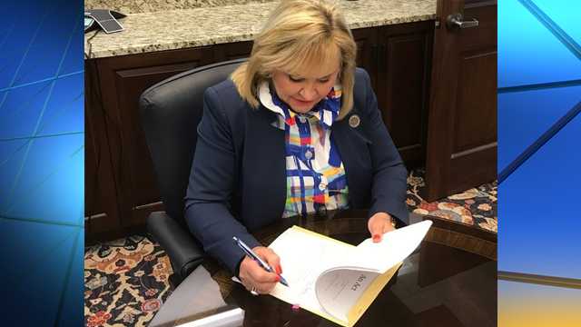 Gov. Mary Fallin signs $7.6B budget bill for fiscal year 2019