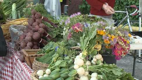 Omaha's farmers market returns to Old Market, Aksarben Village