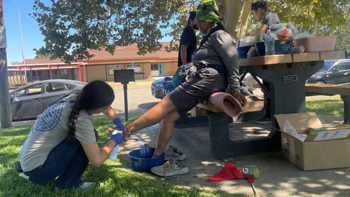 UC Davis med students provide first aid to UFW march to Capitol