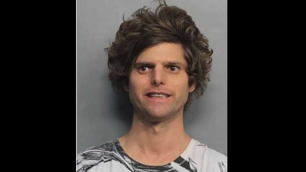 Man wanted after refusing to let women out of car near USC campus ...