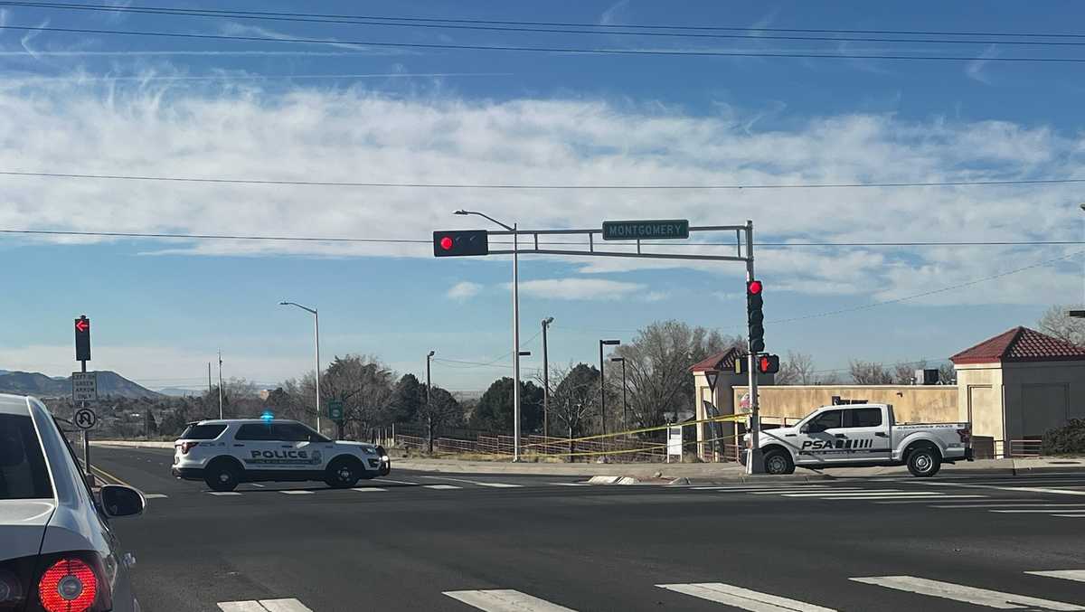 Overnight crash in northeast Albuquerque kills one person