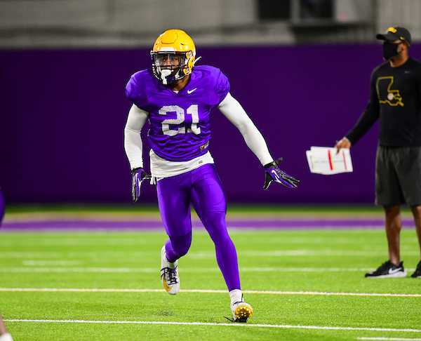 PHOTO GALLERY: LSU Tigers put on the shoulder pads for the first time ...