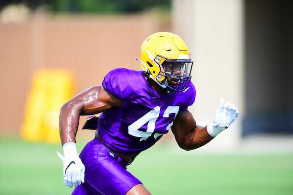 PHOTO GALLERY: LSU Tigers put on the shoulder pads for the first time ...
