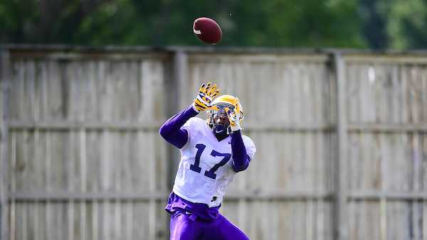 PHOTO GALLERY: LSU Tigers put on the shoulder pads for the first time ...
