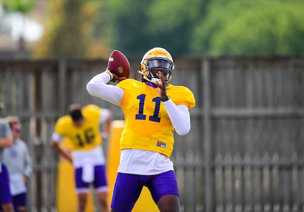 PHOTO GALLERY: LSU Tigers put on the shoulder pads for the first time ...