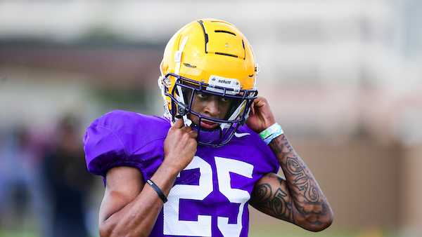 PHOTO GALLERY: LSU Tigers put on the shoulder pads for the first time ...