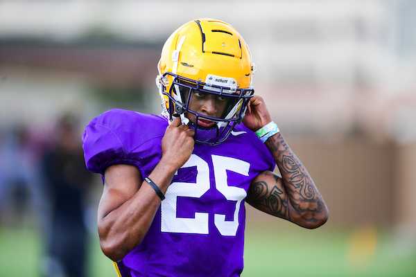 PHOTO GALLERY: LSU Tigers put on the shoulder pads for the first time ...