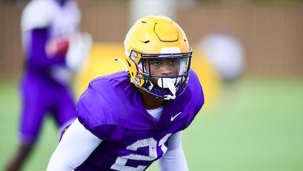 PHOTO GALLERY: LSU Tigers put on the shoulder pads for the first time ...