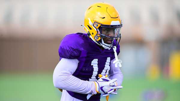 PHOTO GALLERY: LSU Tigers put on the shoulder pads for the first time ...