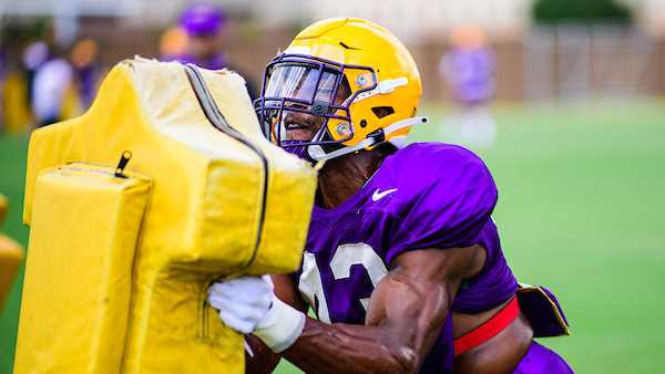 PHOTO GALLERY: LSU Tigers put on the shoulder pads for the first time ...