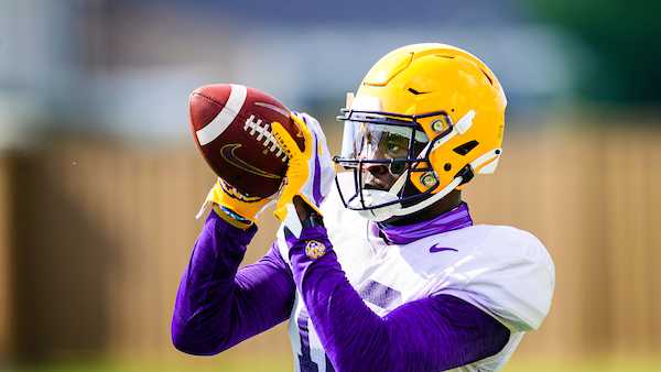 PHOTO GALLERY: LSU Tigers put on the shoulder pads for the first time ...