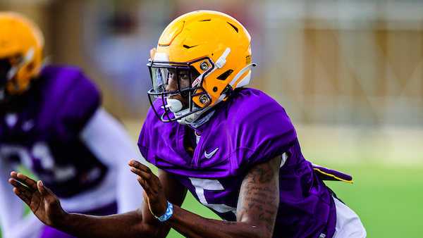 PHOTO GALLERY: LSU Tigers put on the shoulder pads for the first time ...