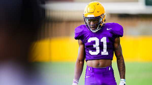 PHOTO GALLERY: LSU Tigers put on the shoulder pads for the first time ...