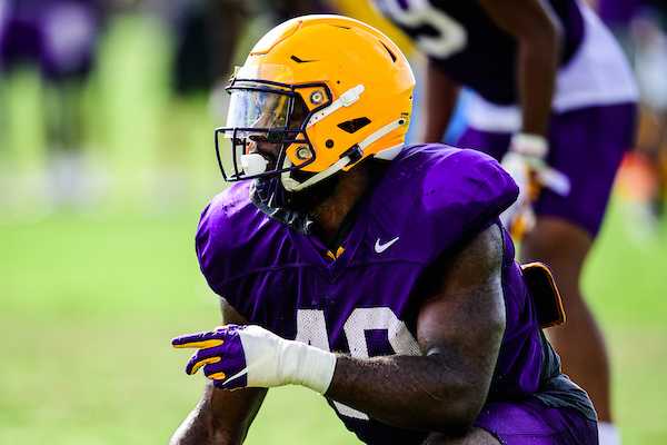 PHOTO GALLERY: LSU Tigers put on the shoulder pads for the first time ...