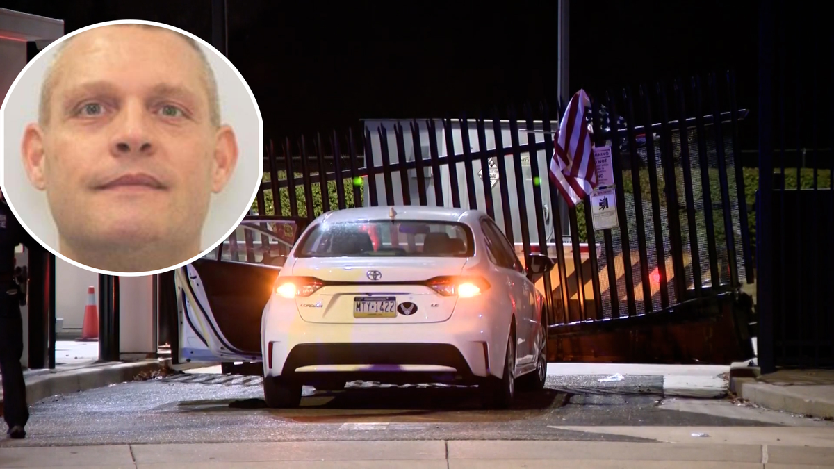 Pittsburgh FBI: Suspect crashes into gate outside building in targeted ...