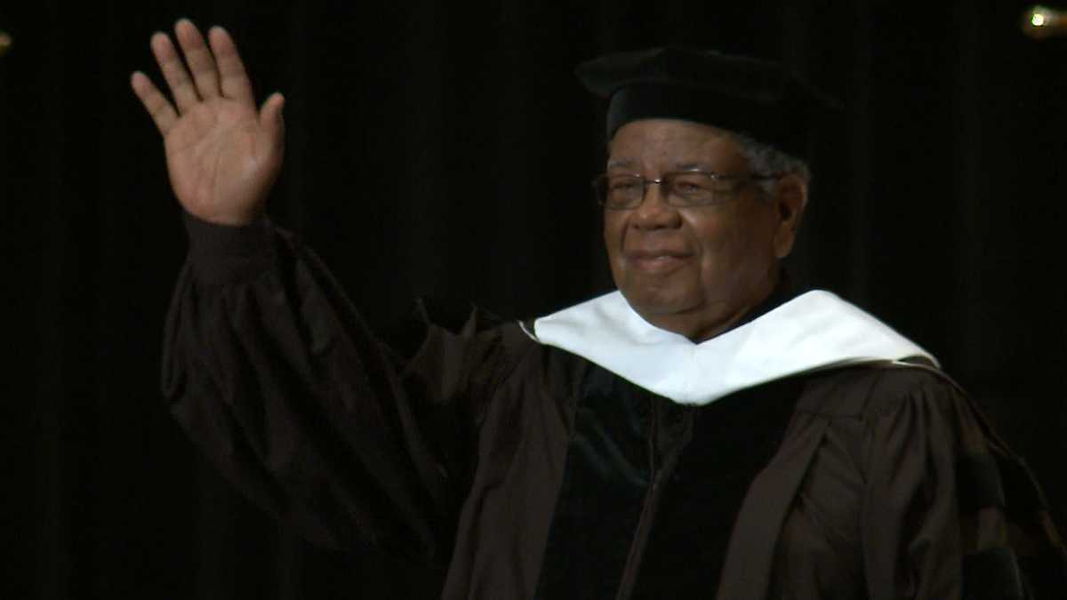 MLB All-Star Felix Mantilla receives honorary degree