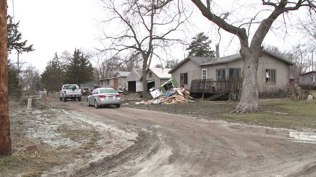 Hundreds of FEMA workers arrive in Nebraska