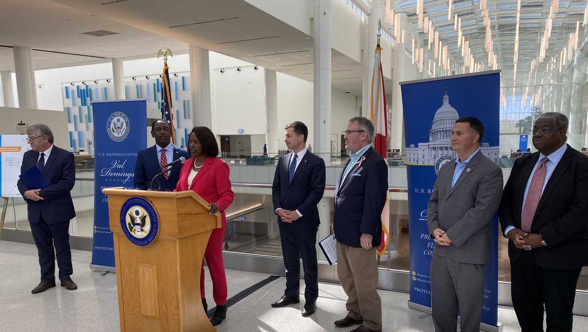 Demings, Buttigieg discuss infrastructure law from MCO
