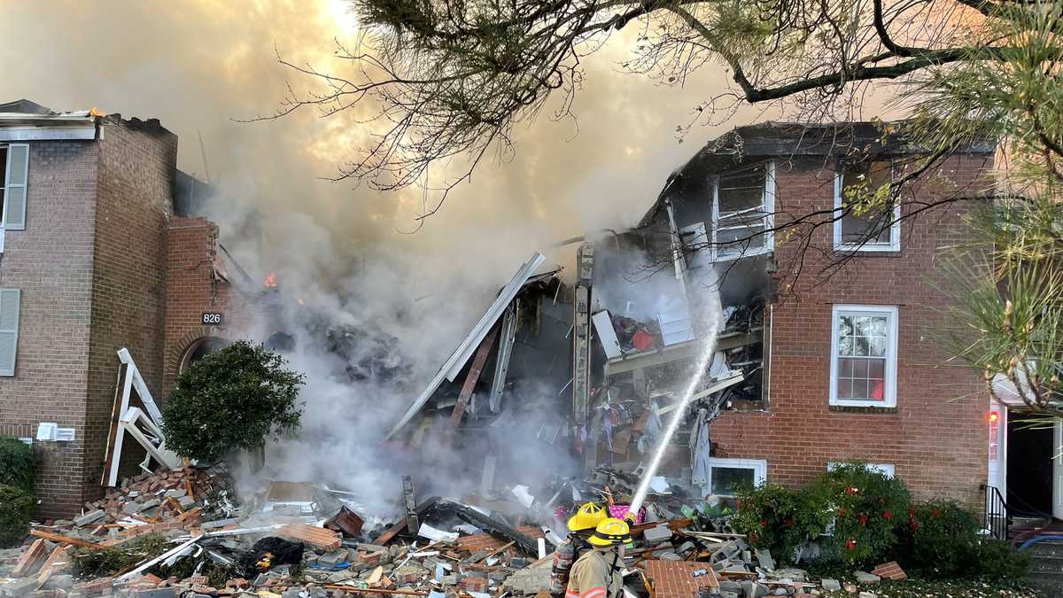 Crews recover body from rubble of condo explosion in Gaithersburg