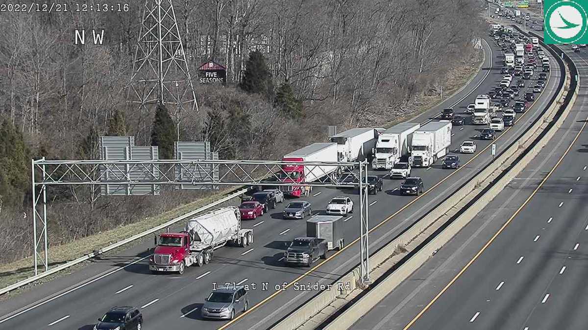 Crews responding to a crash on I-71S near Fields Ertel in Mason