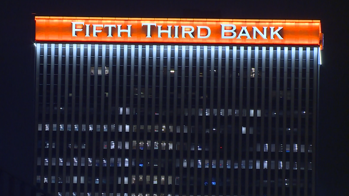 Fifth Third to raise minimum hourly wage to $20 in July