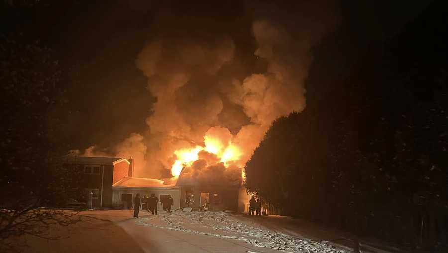 Saint Albans fire department investigates overnight fire