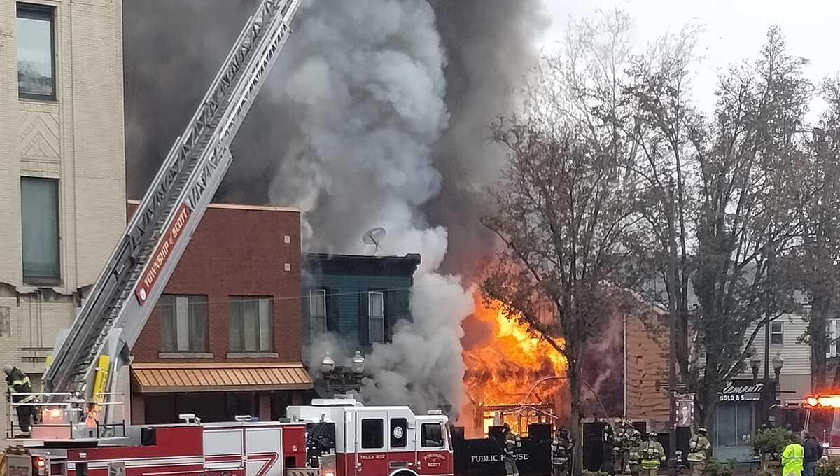 Riley's Pour House target March 2026 grand opening after fire