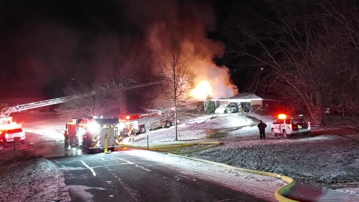 Crews battle house fire and cold temperatures in Union, Kentucky