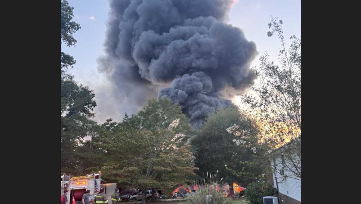 Large junkyard fire in Blountsville burns up to 200 vehicles