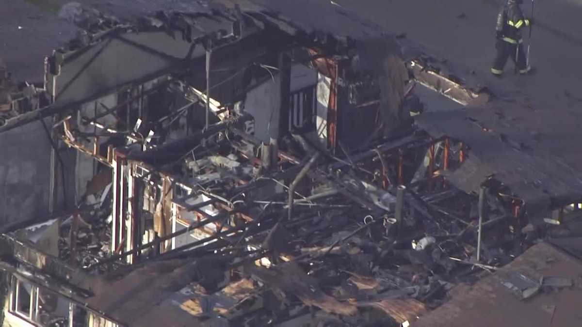 Fire crews battle fire at apartment building on Milwaukee's north side