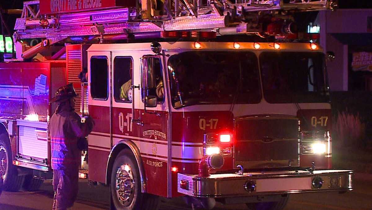 Apartment fire leaves around 2 dozen displaced Apartment fire leaves around 2 dozen displaced