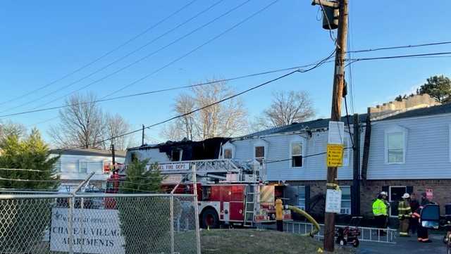5 people, including 2 firefighters, injured in Newburg apartment fire