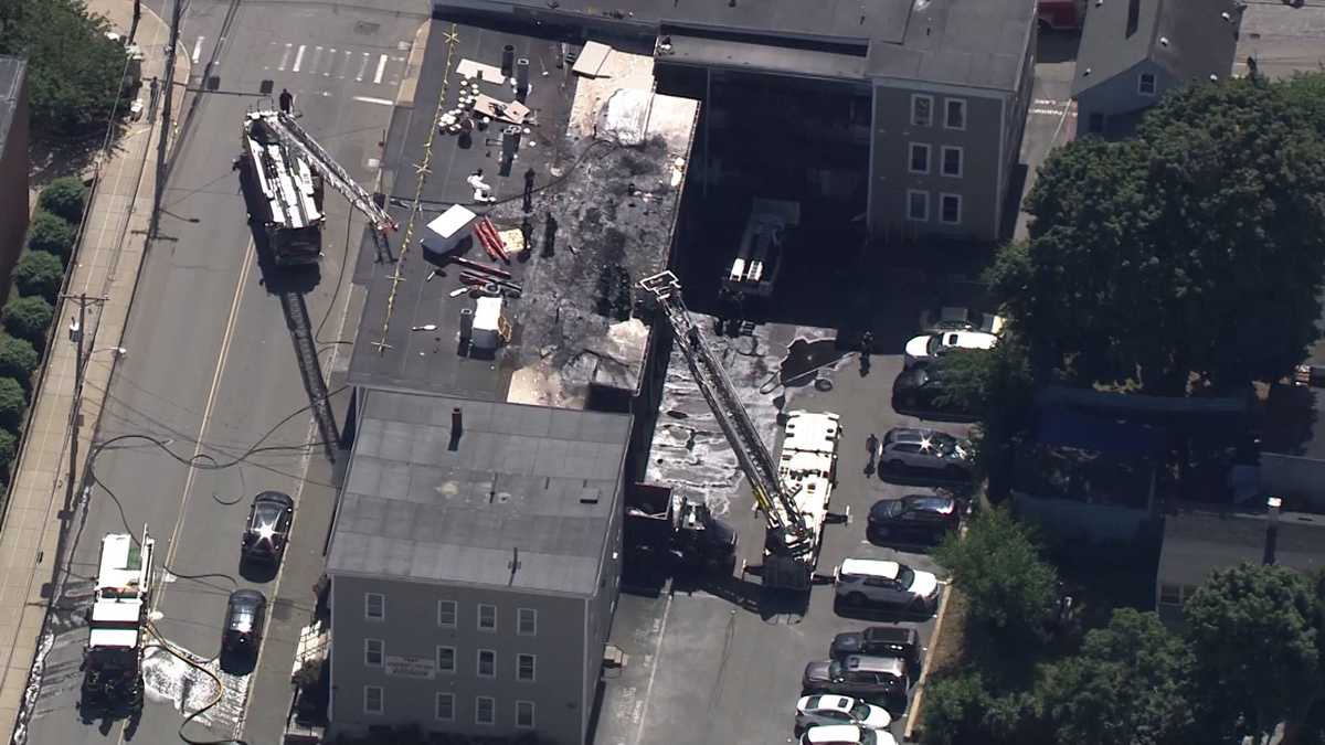 Fire breaks out on roof of Lowell mixed-use building