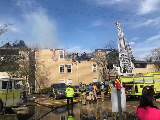 Four people rescued during fire at Mandeville apartment complex