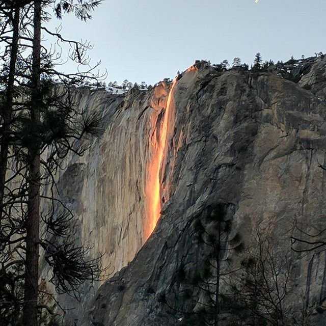 'Firefall' lights up Yosemite National Park