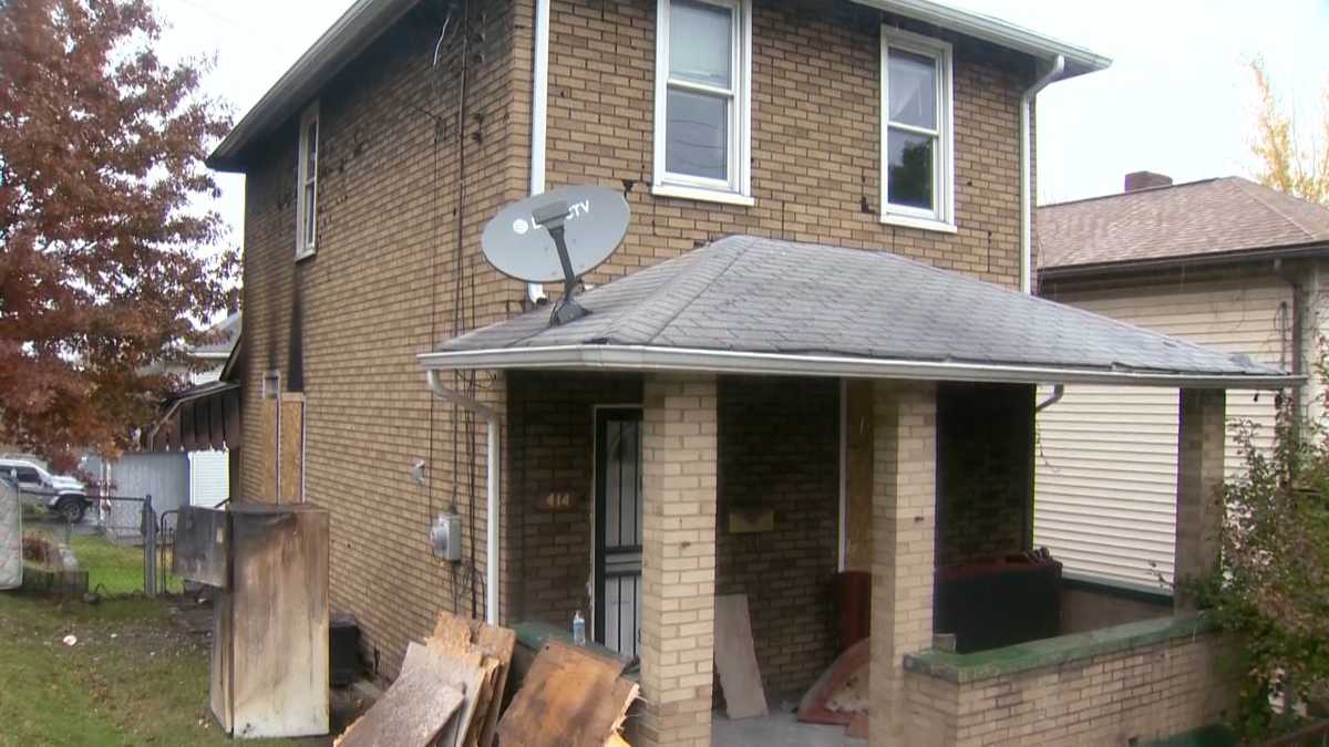Community rallies behind firefighter who lost home in fire Community rallies behind firefighter who lost home in fire