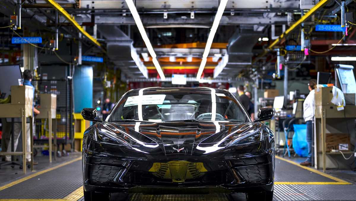 First 2020 Corvette rolls off Kentucky assembly line
