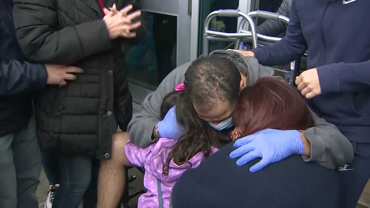 Boston first responders battling COVID-19 leave hospital, receives ...