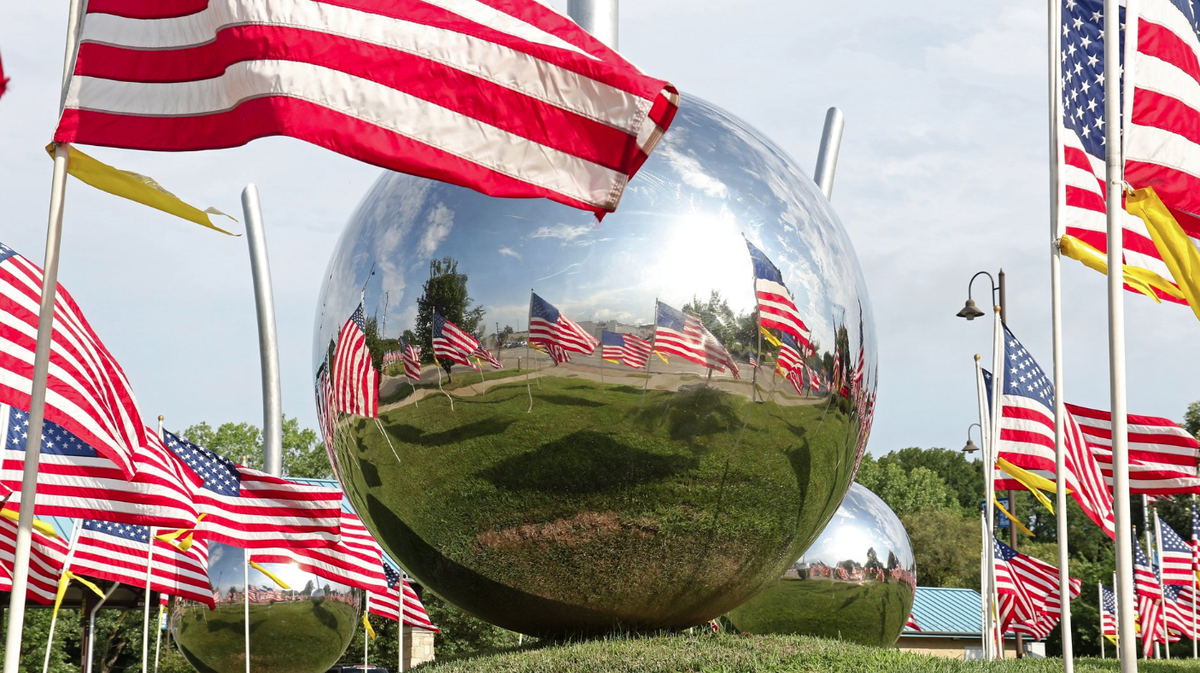 11 flags stolen from Merriam's Flags 4 Freedom display