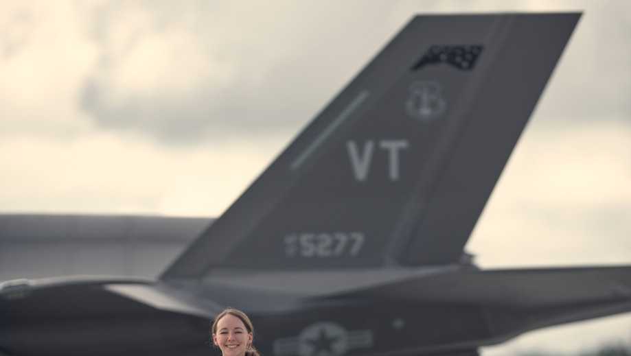 Kentucky woman becomes Air National Guard's first female F-35 pilot