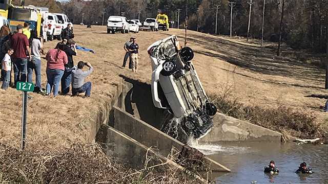 Teen driver describes how she escaped from car that crashed in flooded ...
