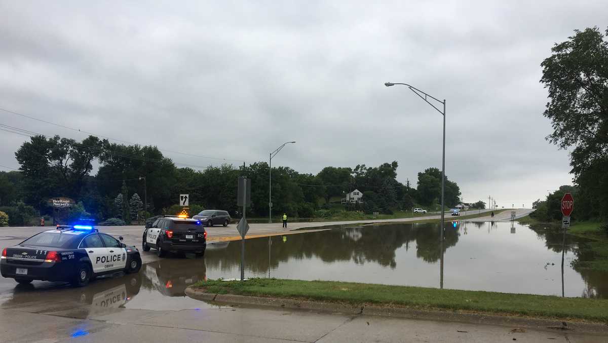 Omaha police close West Omaha intersection due to flooding