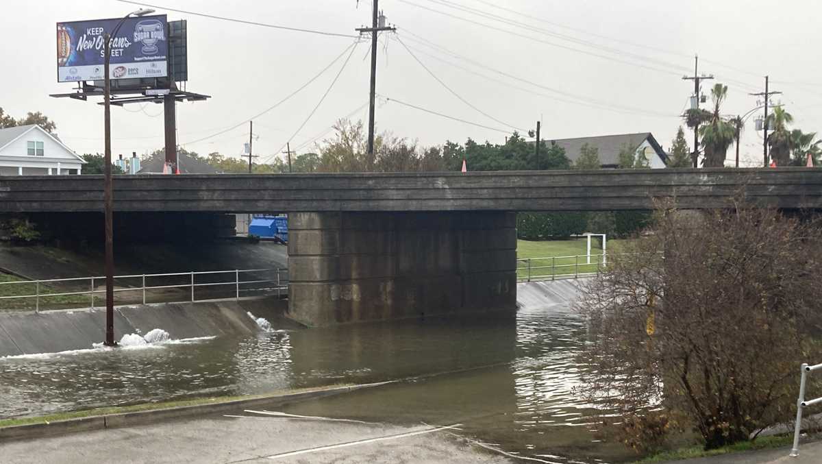 New Orleans streets flooding after night of heavy rain