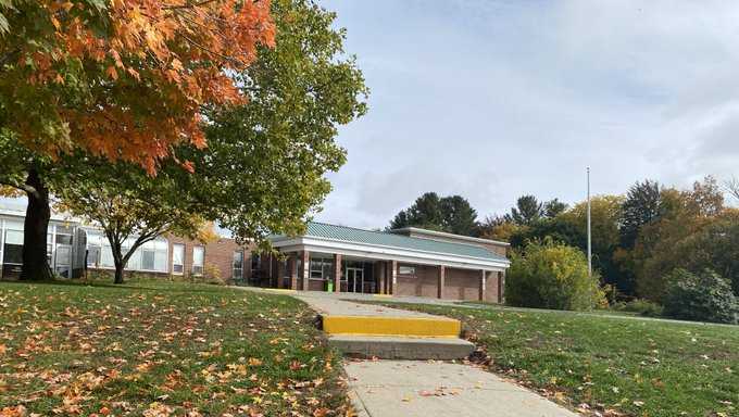 Elementary school closes early after hundreds of stomach illnesses
